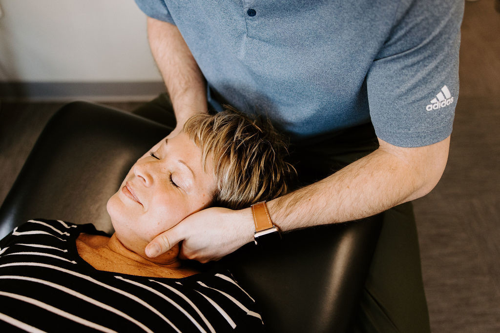 Neck Pain and Headaches | Conditions | Lincoln Performance & Sports ...